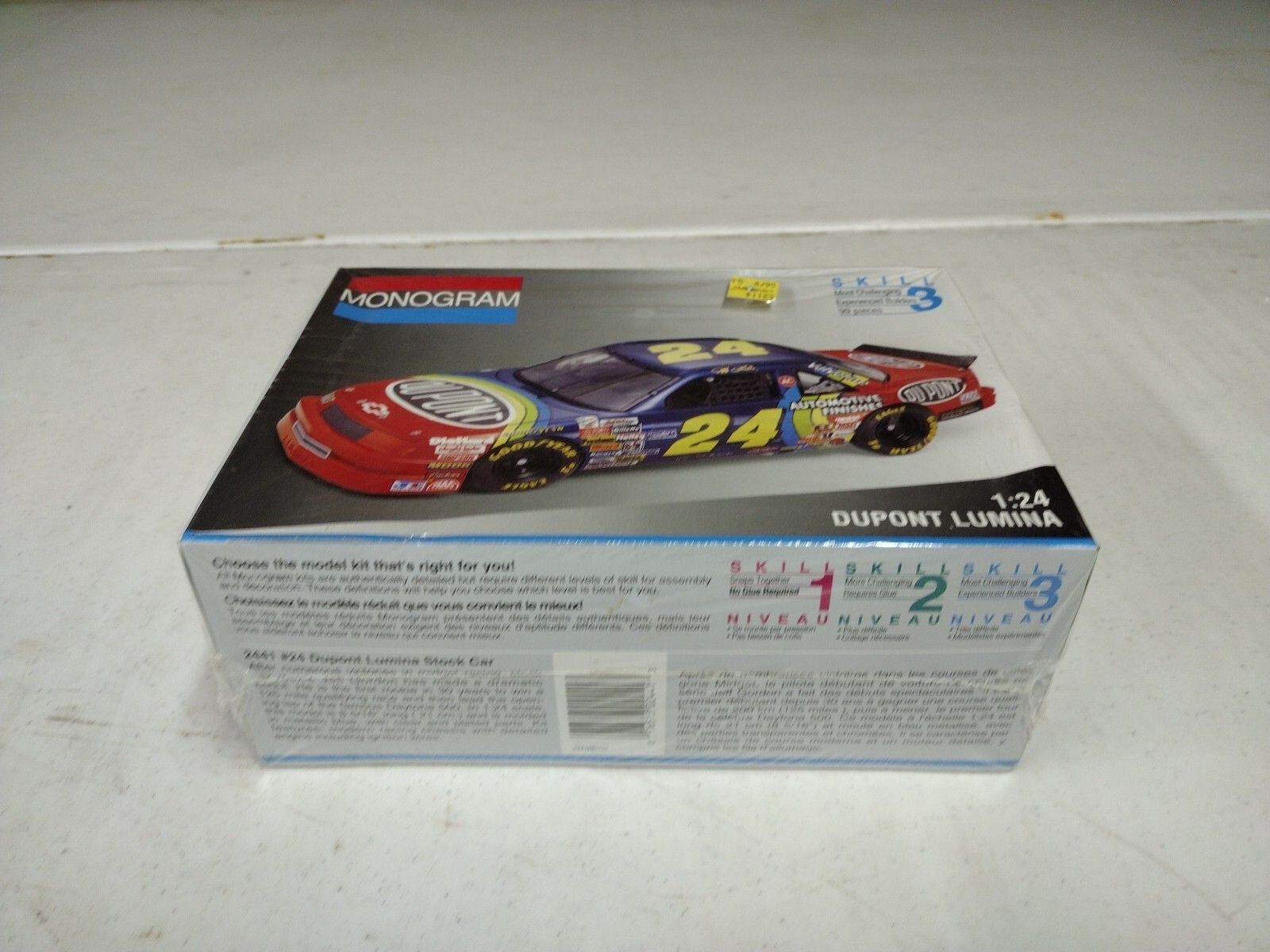 Monogram 1/24 Scale Skill Level 3 DuPont Monte Carlo Jeff Gordon Model ...