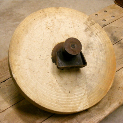 Vintage 20" Stone Grinding Wheel Grindstone Iron Farm Barn Primitive ...