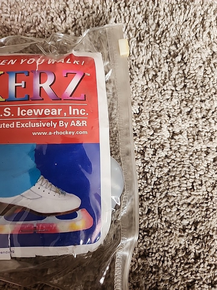 Blinkerz U.S. Icewear Skate Guards Light Up Purple Figure Skating Blade ...