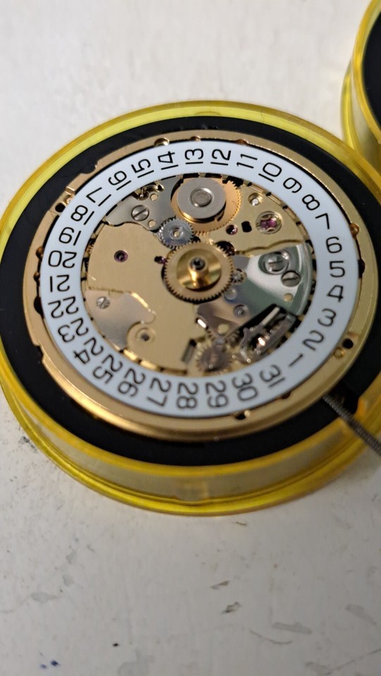 Swiss Made Genuine ETA 2892 A2 Movement, Regular date at 3, 3 hands ...