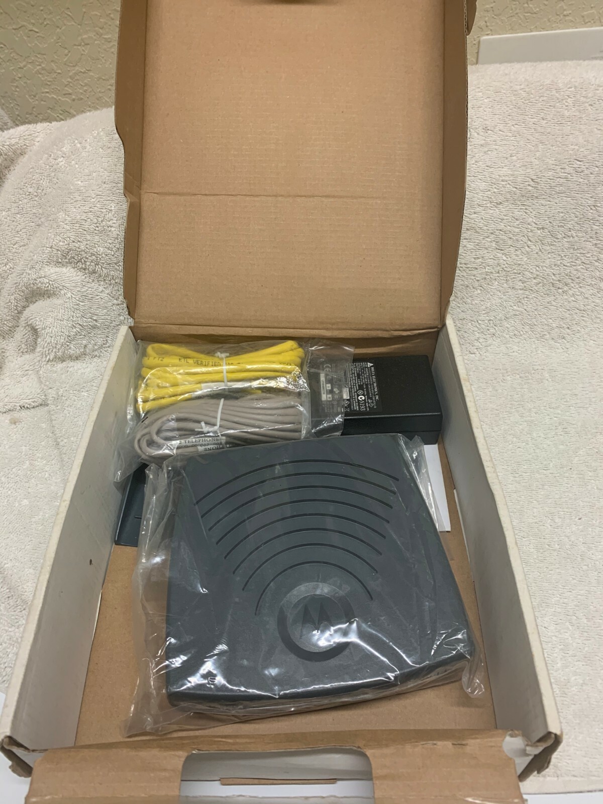 Motorola VT2142-VD Telephone Adapter VoIP Broadband Router Voice ...