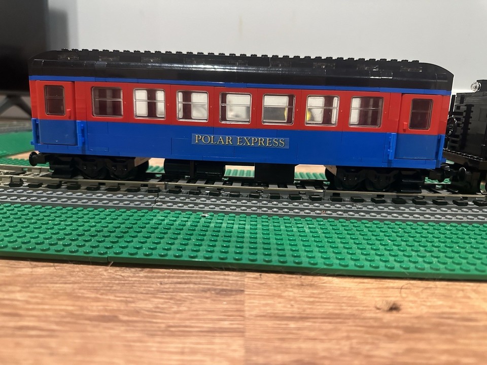 Lego Polar Express 9V Custom Train MOC With A Working Smoke Stack | eBay UK