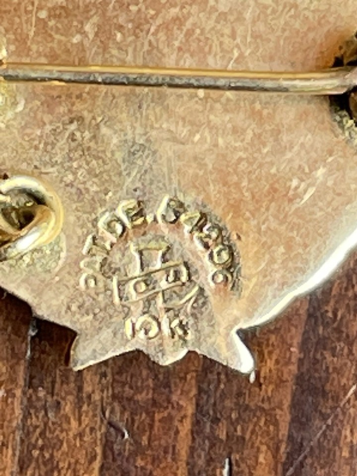 Vintage 10K Yellow Gold American Legion Auxiliary Past President Pin ...