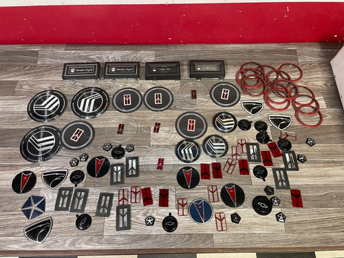 LOT OF VINTAGE 1980'S 1990'S BUICK OLDSMOBILE CHEVY MERCURY EMBLEMS 825 ...
