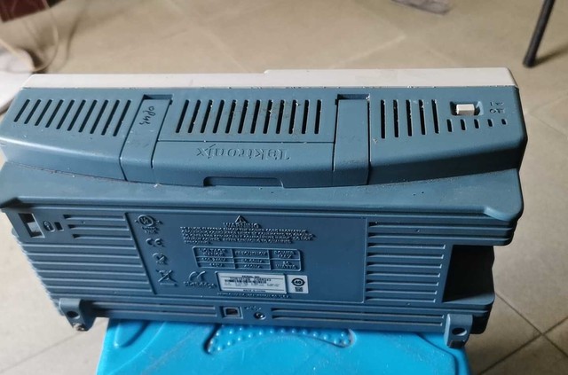 Tektronix TDS1012B Digital Oscilloscope Powers on for sale online | eBay