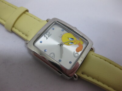 WARNER BROTHERS 2007 TWEETY BIRD YELLOW BAND WATCH WORKS GREAT | eBay
