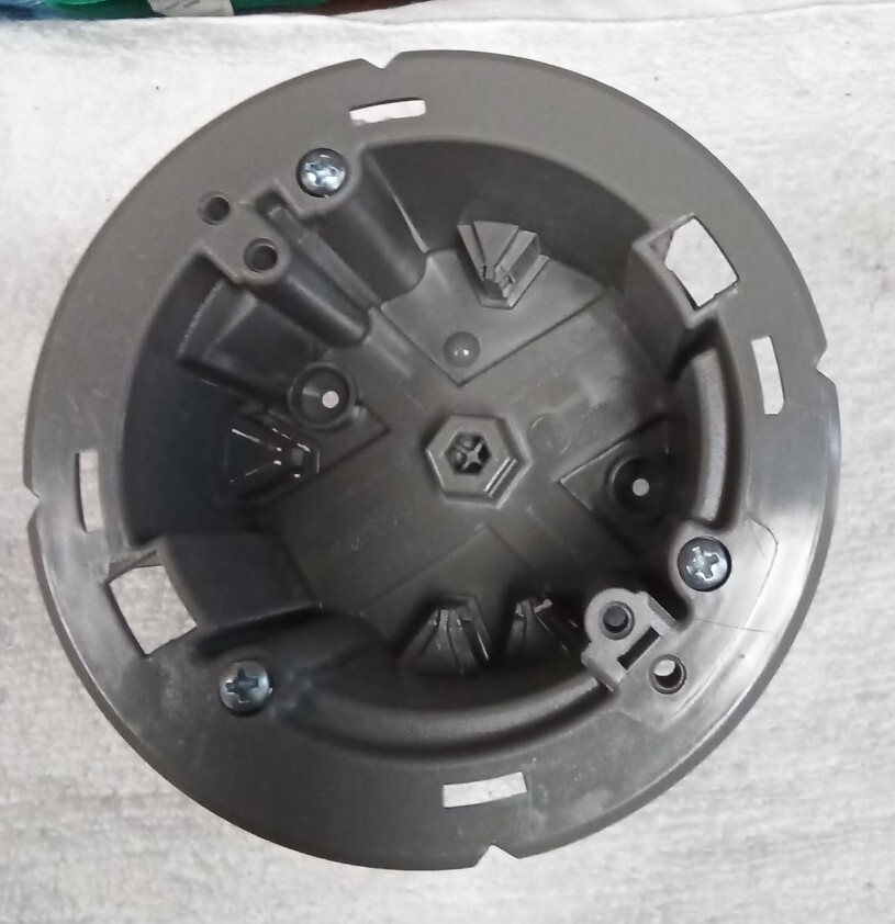 Southwire MSBST250 Round Shark Tooth Non-Metallic Romex Box ...