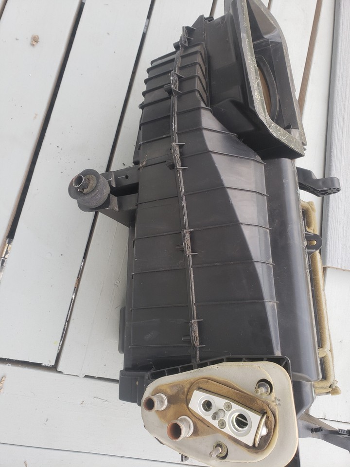 Air Box Assembly from 2004 Chevy Monte Carlo SS, V6 has sensors ...
