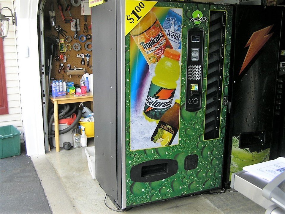 (2) SODA VENDING MACHINE LARGE YELLOW $2.50 PRICE DECALS / Free Ship ...