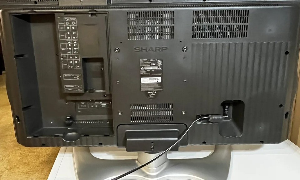 Sharp Aquos TV 32" LCD Television LC-32DA5U | eBay
