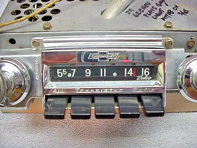 1962 Chevrolet Push Button Radio - Plays Well - Model 985264 | eBay