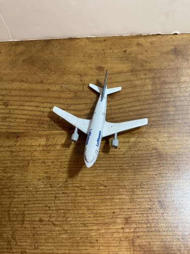 MATCHBOX LUFTHANSA A300 B AIRBUS PASSENGER PLANE ABOUT 4 1/4 " LONG & 4 ...