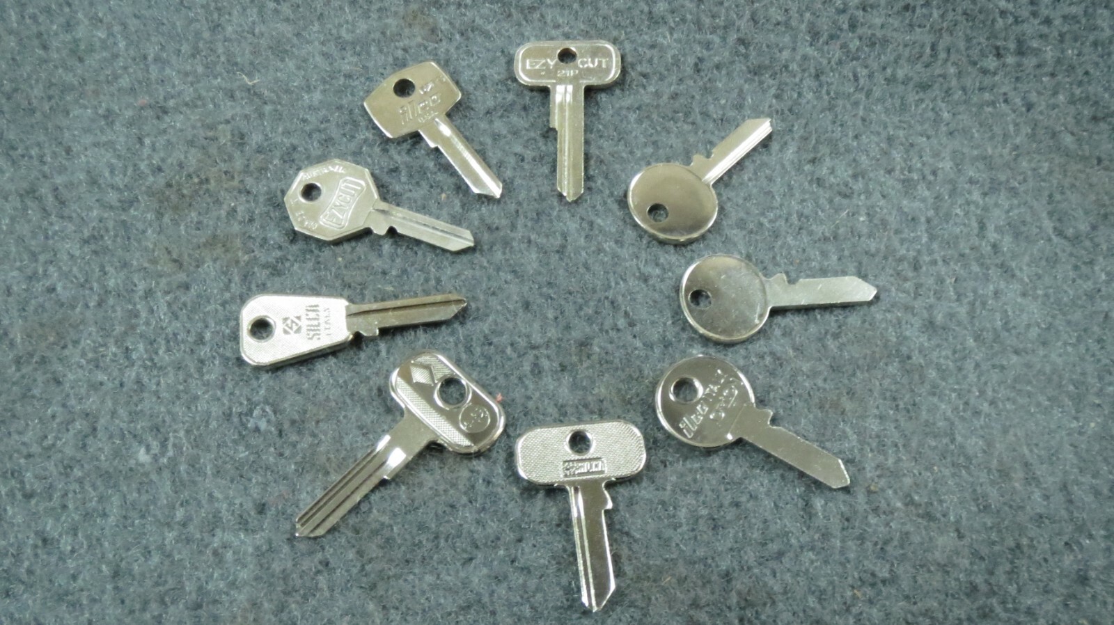 TRIUMPH KEY - WILMOT BREEDEN KEYS - KEYS CUT TO CODE FA/ MRN /FP/ FS ...