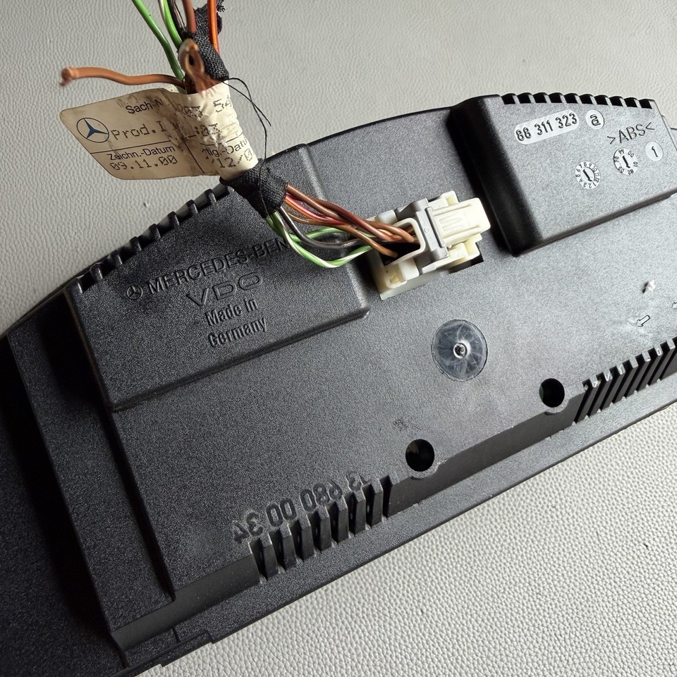 02-04 Mercedes W203 C32 AMG Speedometer Instrument Cluster 2035409811 ...
