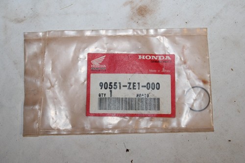 NEW Genuine OEM Honda Piston Pin Clip (18mm) 90551-ZE1-000 | eBay
