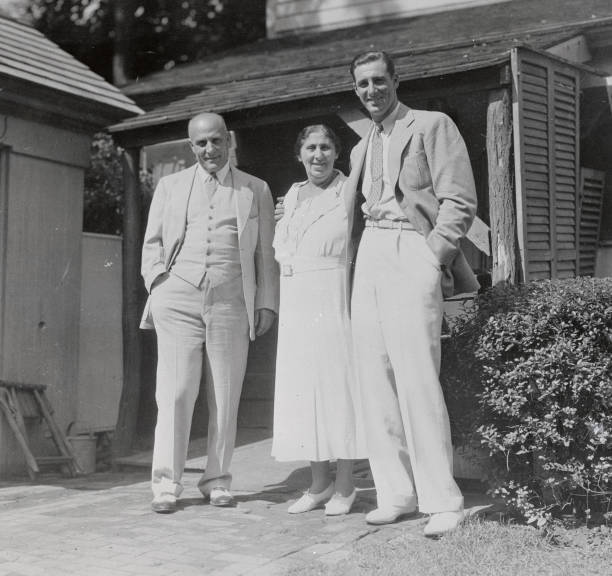 Hank Greenberg And Parents Standing Outside House 1934 OLD BASEBALL ...