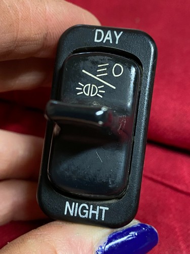 PETERBILT SWITCH, DASH, 16-07418-2G3GPR1D32 DAY LIGHTS/ NIGHT LIGHTS ...