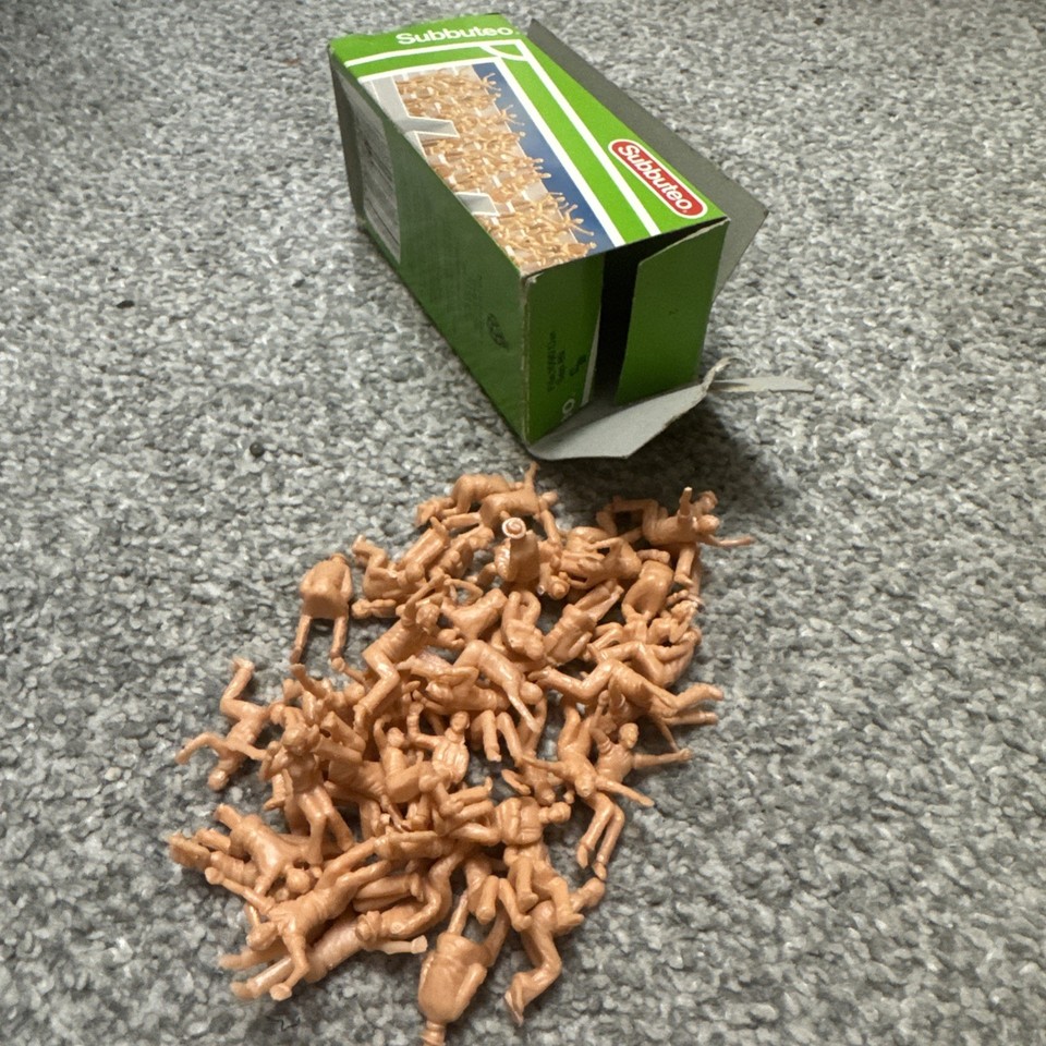 Subbuteo Supporters, Spectators, Crowd, Fans, 53 Seated Figures ...