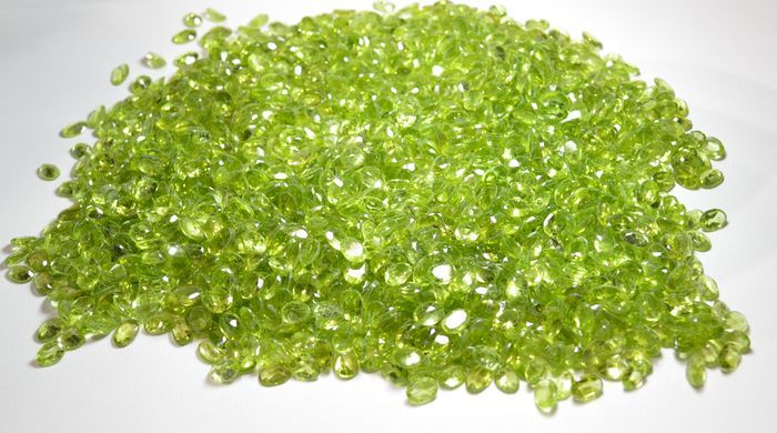 Lotto Rivenditore Peridoti 1267 Carati - Naturale Peridoto - Lotto | eBay