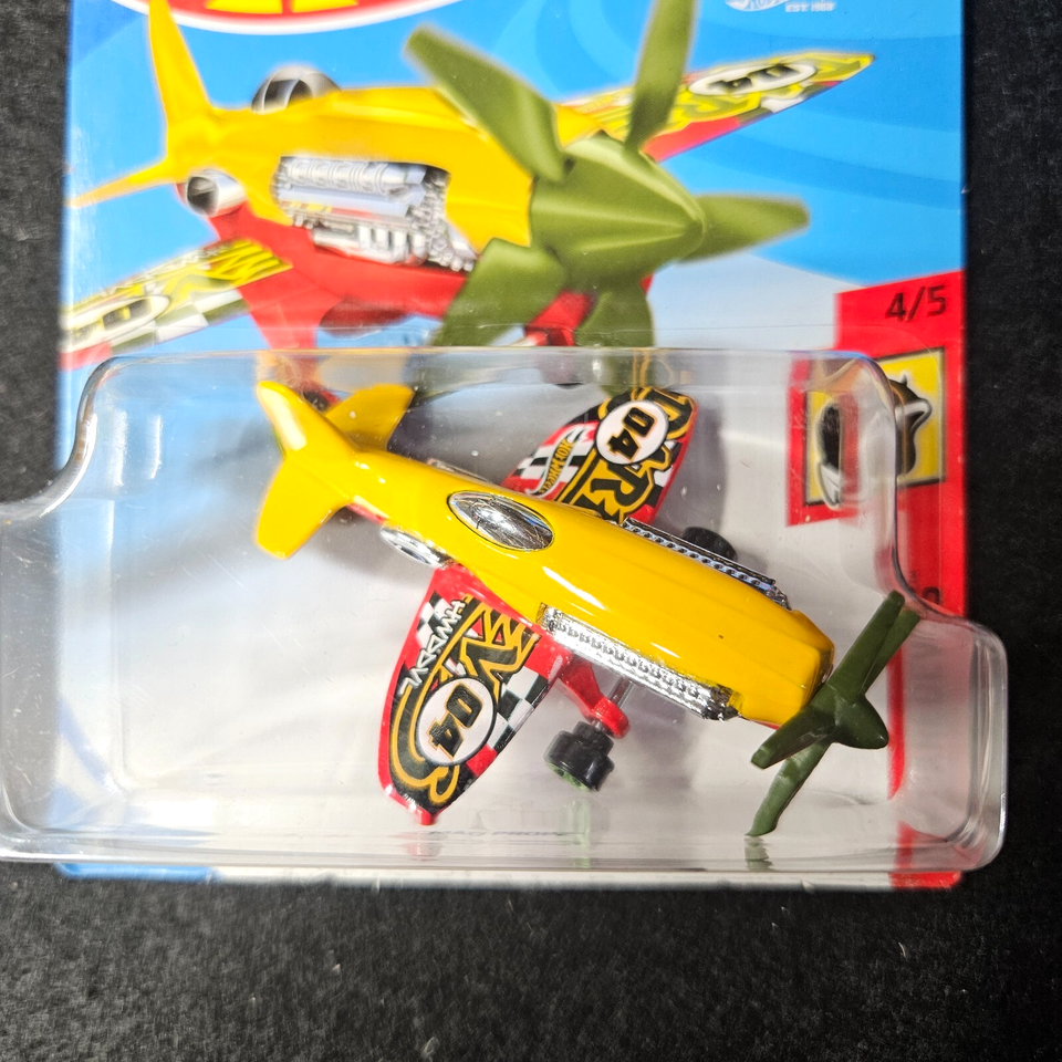 2018 Hot Wheels HW Daredevils 4/5 Yellow Mad Propz 1:64 Scale Airplane ...