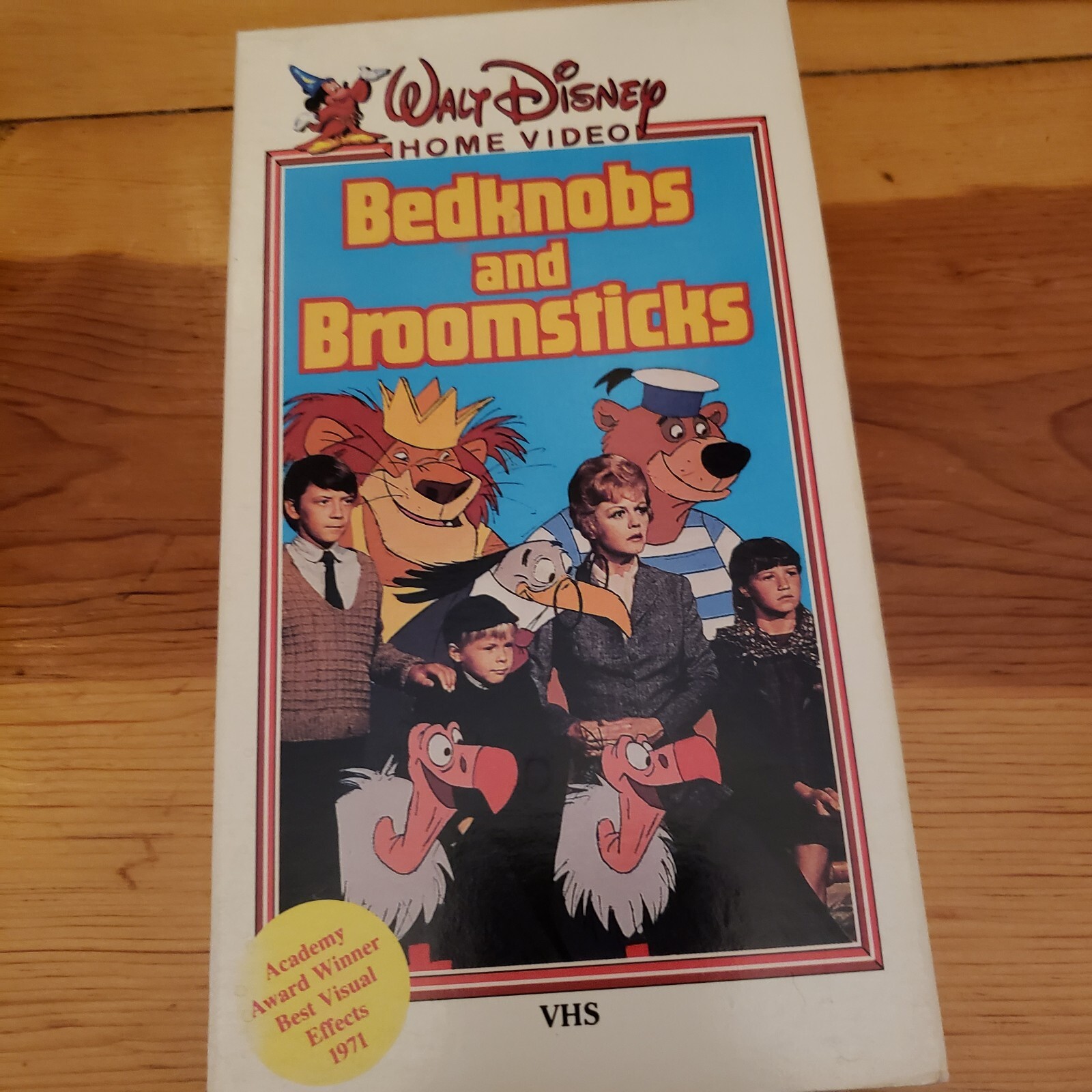 Vintage Bedknobs and Broomsticks Walt Disney | Grelly USA