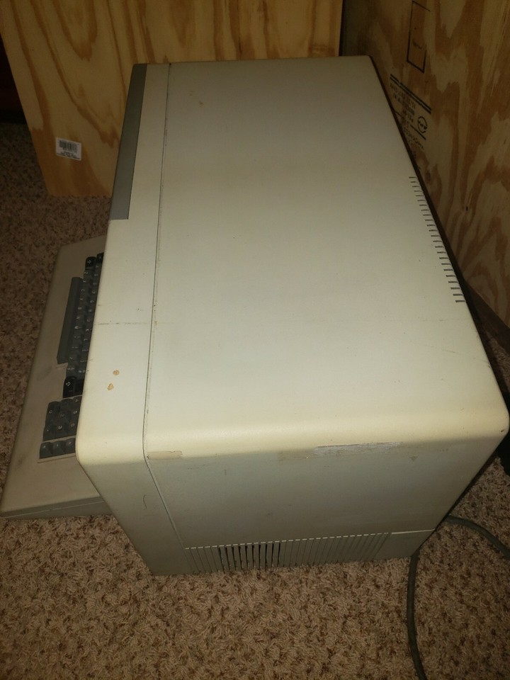 Vintage IBM 5110-3 Computer With Floppy. Turns On. Sold as is. Very ...