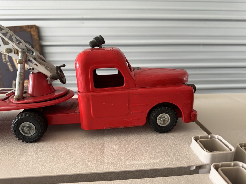 1950 Structo Fire Engine Aerial Ladder Truck #260 33” L W/Org box | eBay