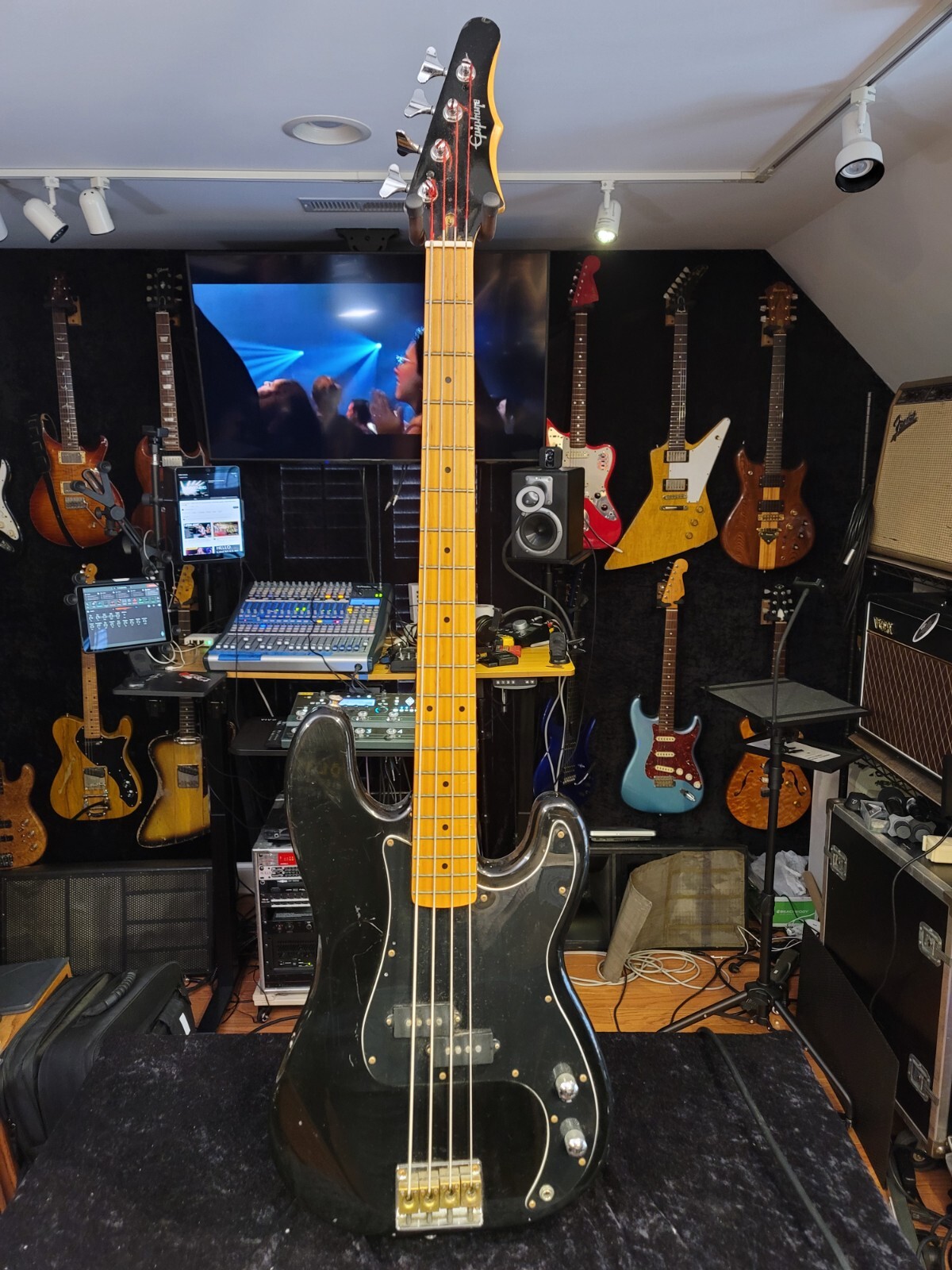 EPIPHONE BAT WING BASS GUITAR | eBay