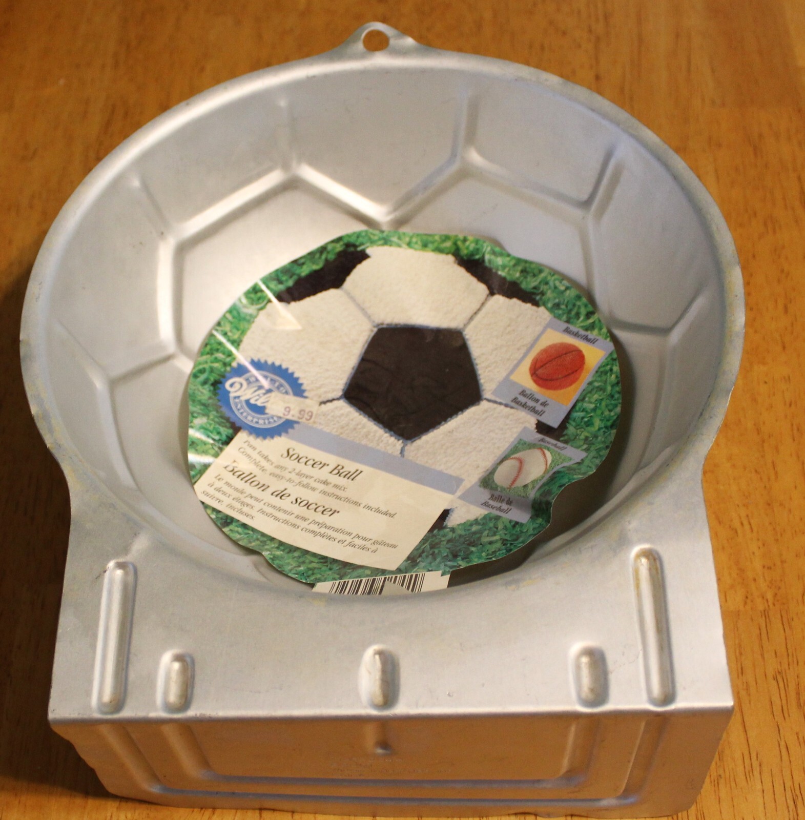 Wilton ~ 3D SOCCER BALL CAKE PAN #2105-2044 w/instructions, 9.5"x11"x3 ...