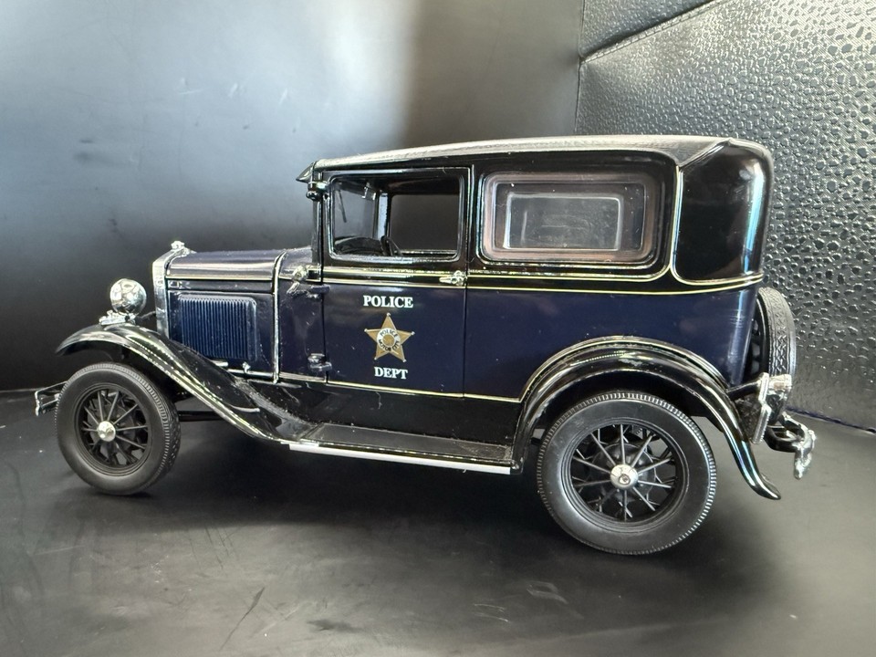 1931 Ford Model A Tudor Motor City Classics 1:18 Diecast Police Car | eBay