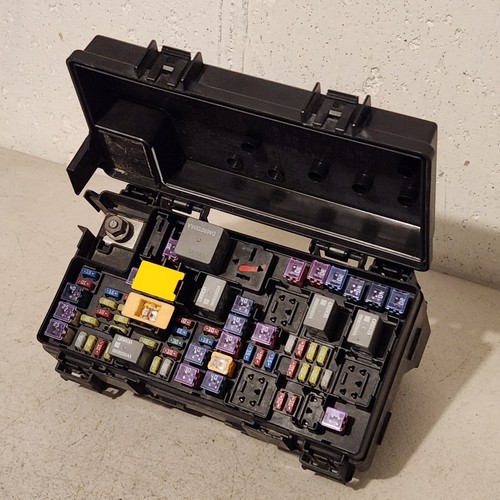 2012 Caravan Routan TIPM Totally Integrated Power Module Fuse Box ...