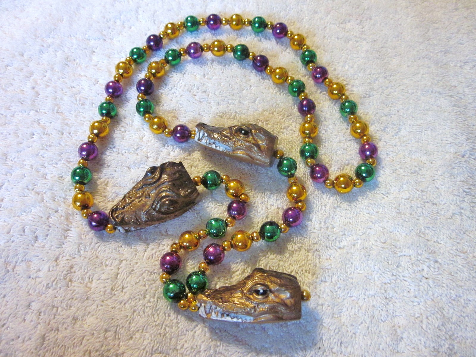 COOL "ALLIGATOR HEADS" MARDI GRAS PGG NECKLACE BEAD GATORS ALLIGATORS ...