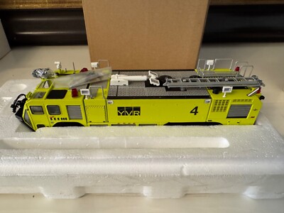 TWH TWH078/01091 Oshkosh Striker 3000 Vancouver Airport ARFF Fire 1:50 ...
