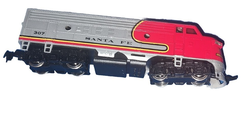 Vtg Bachmann HO Santa Fe EMD F9 Diesel Locomotive #307 Hong Kong READ ...