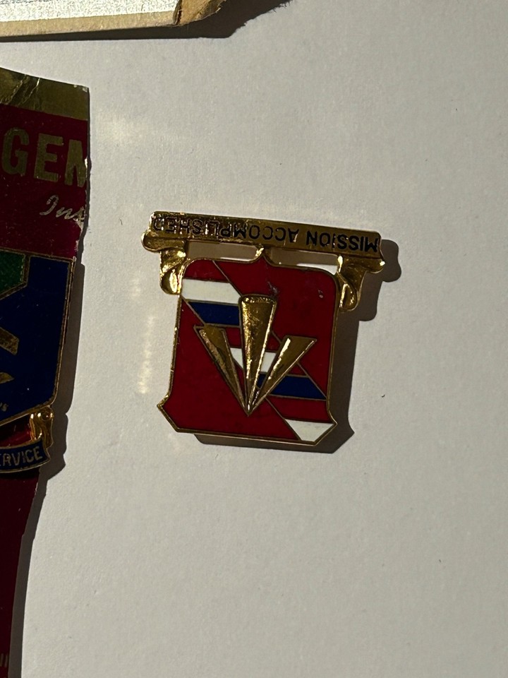 Lot of 8 U.S. Army DUI Pins on Original GEMCO Cards – Unit Crest ...