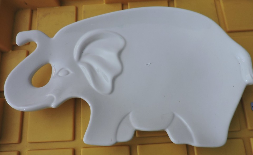 Palm Restaurant ceramic Elephant Plate Platter White, Trunk up | eBay