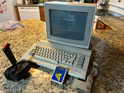 LOT - Commodore 64, Video Monitor 1702, Commodore 1541 + Lots Of Extras ...