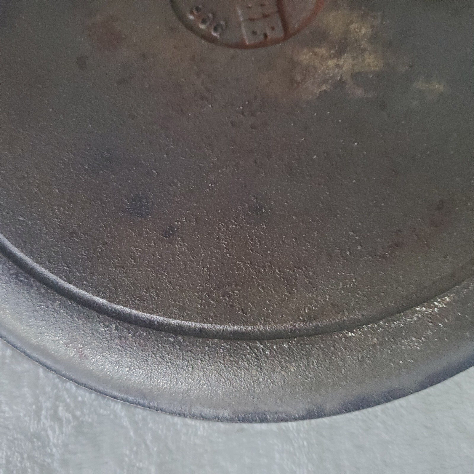 Vintage Lodge USA Round Griddle 90G Cast Iron Flat Skillet 10.5" Needs ...