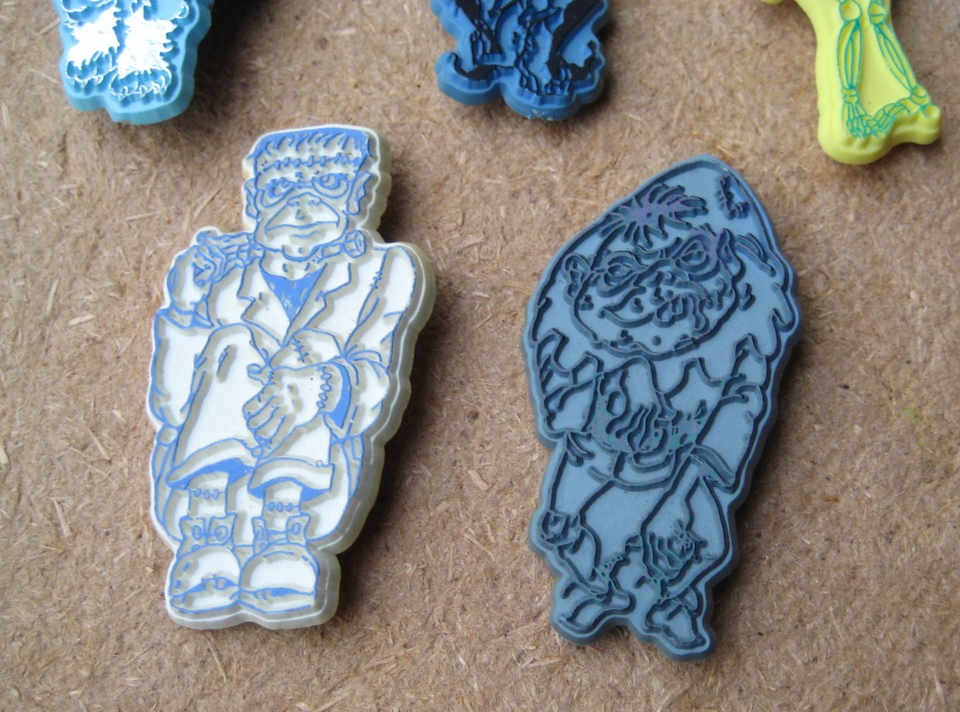 SPOOKY CHEWS collection x5 vintage 1980s horror monsters pin BADGES ...