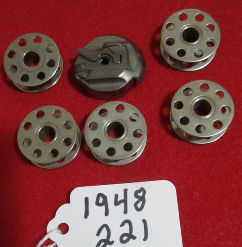 1948 VINTAGE SINGER SEWING MACHINE BOBBIN CASE FITS 301 / 221 NO. 45750 ...