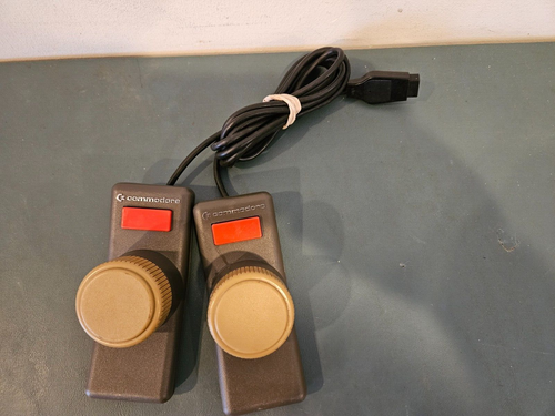 VINTAGE COMMODORE 64 PADDLE CONTROLLER SET ATARI UNTESTED | eBay