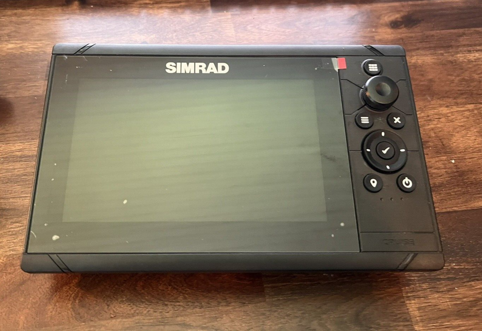 Simrad Cruise 7 inch GPS Chartplotter with 83/200 Transducer 000-14996 ...
