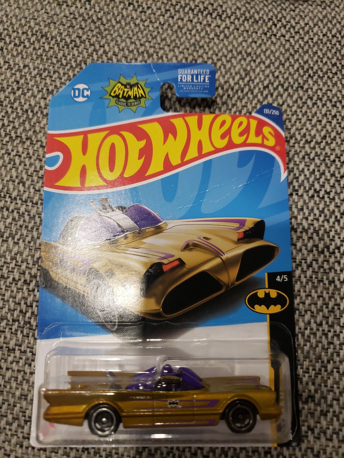 GOLDEN HOT WHEELS 2022 BATMAN, TV SERIES BATMOBILE. #4/5 GOLDEN ...