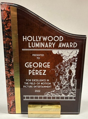 George Pérez Collection Studio Displayed Hollywood Luminary Award ...