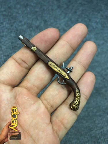 1/6 Hot Toys MMS233 Predator 2 Elder Predator Gun for Action Figure | eBay