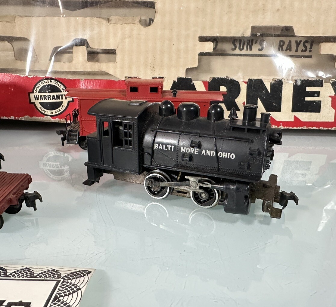 Vintage Varney HO Scale Baltimore & Ohio Locomotive And Train Car Set ...