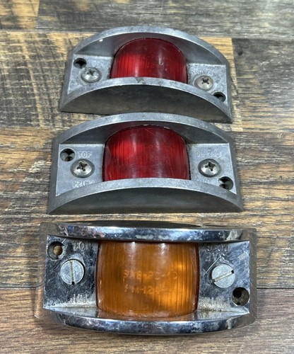 SAE PC-70 Reflector PM 124 -15 (2) Red Safety Lights, (1) Amber (lot of ...