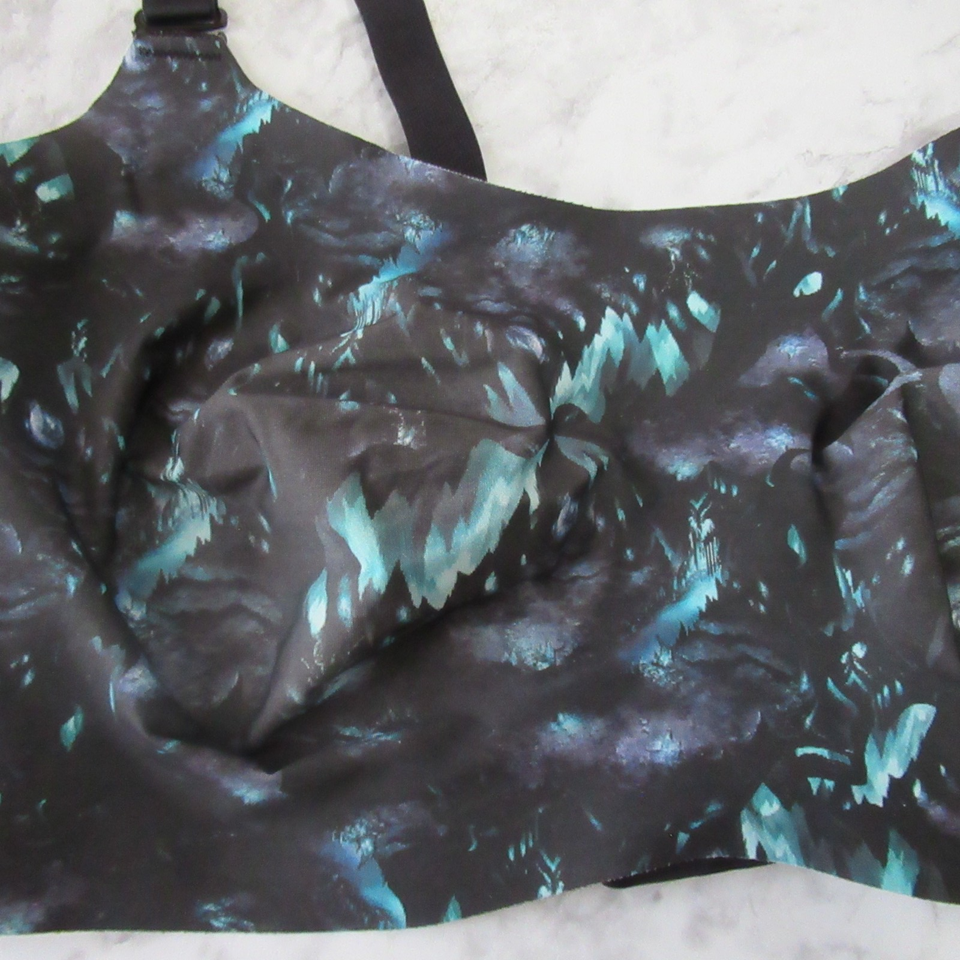 Knix Sport Bra 7 Black Print Sports Wireless Strappy Back Closure ...