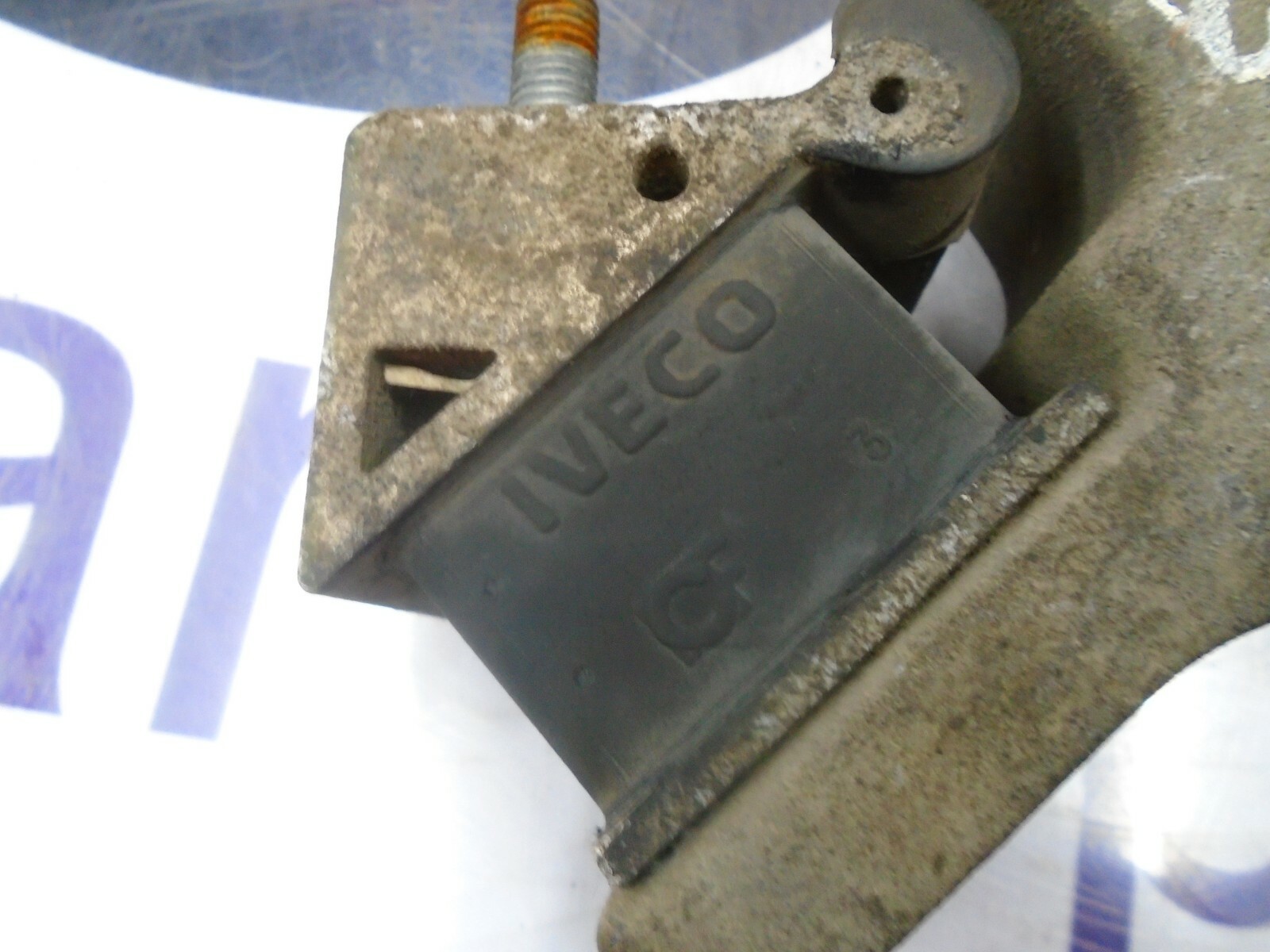 05 IVECO EUROCARGO 75E17 3.9 TECTOR OFFSIDE FRONT ENGINE MOUNT ...