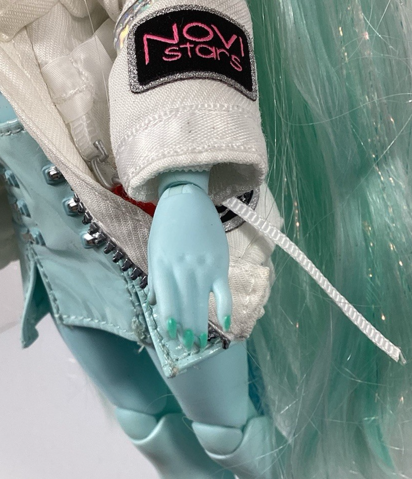 Rainbow High Shadow Zooey Electra Fashion Doll & Accessories With Stand ...